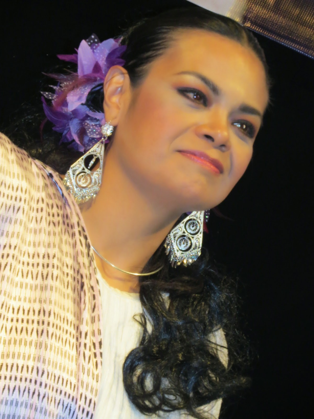 somos el espectador: ITZEL HERNANDEZ BELLEZA QUE SE HACE CANTO