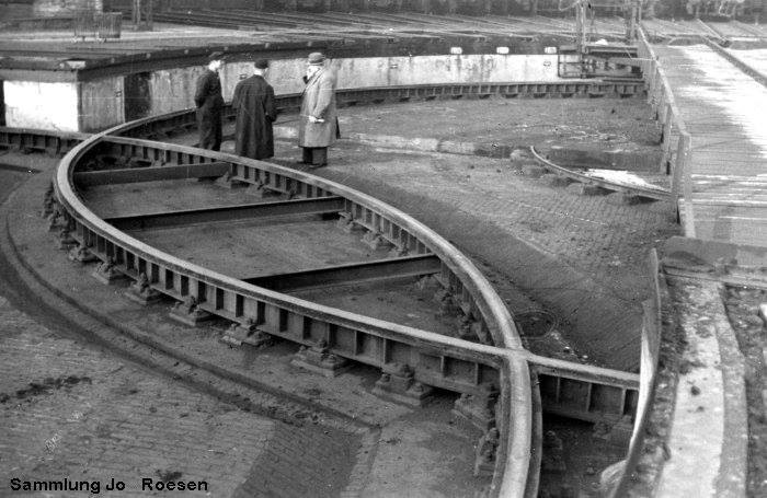 Industrial History: Twin Turntable Roundhouses
