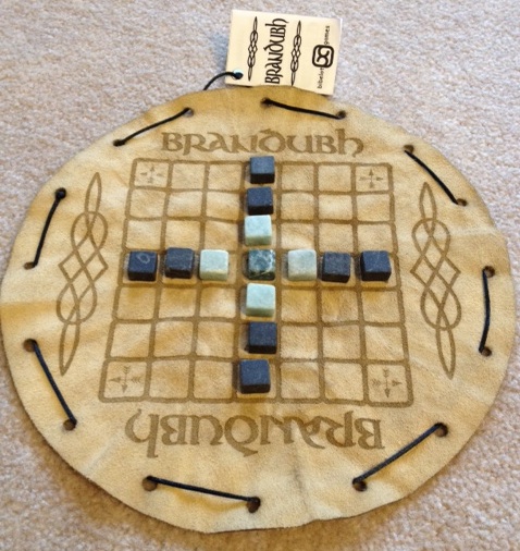 Brandubh Review | Board Game Reviews by Josh