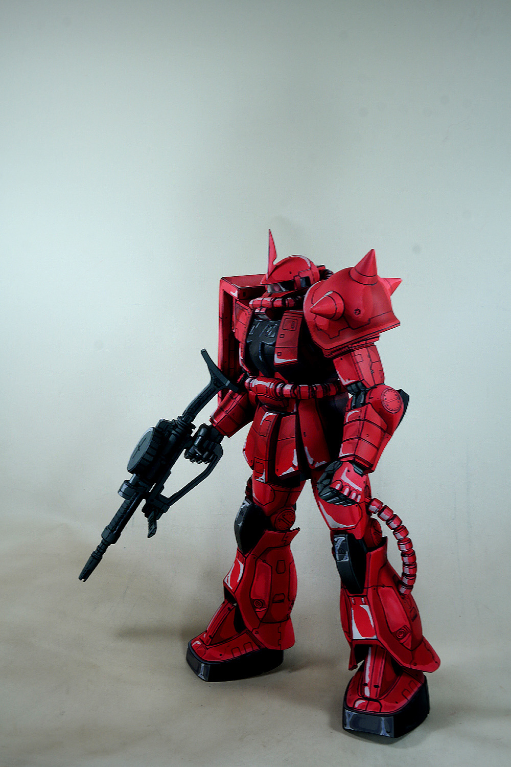 GUNDAM GUY: 1/48 Mega Size Char's Zaku II [Anime Colors] - Painted Build