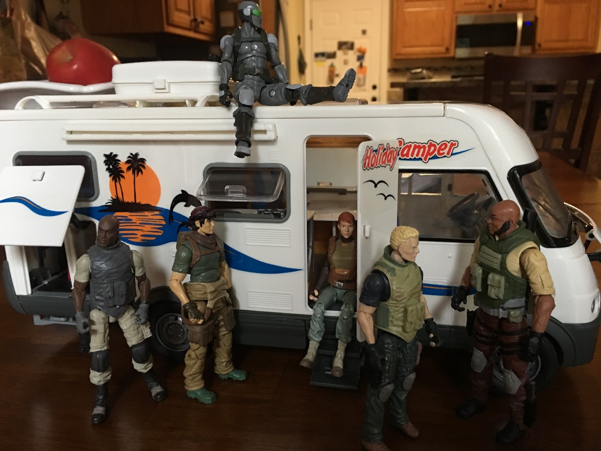 Reasonably Intelligent Rambling: Dickie Toys Holiday Camper Review