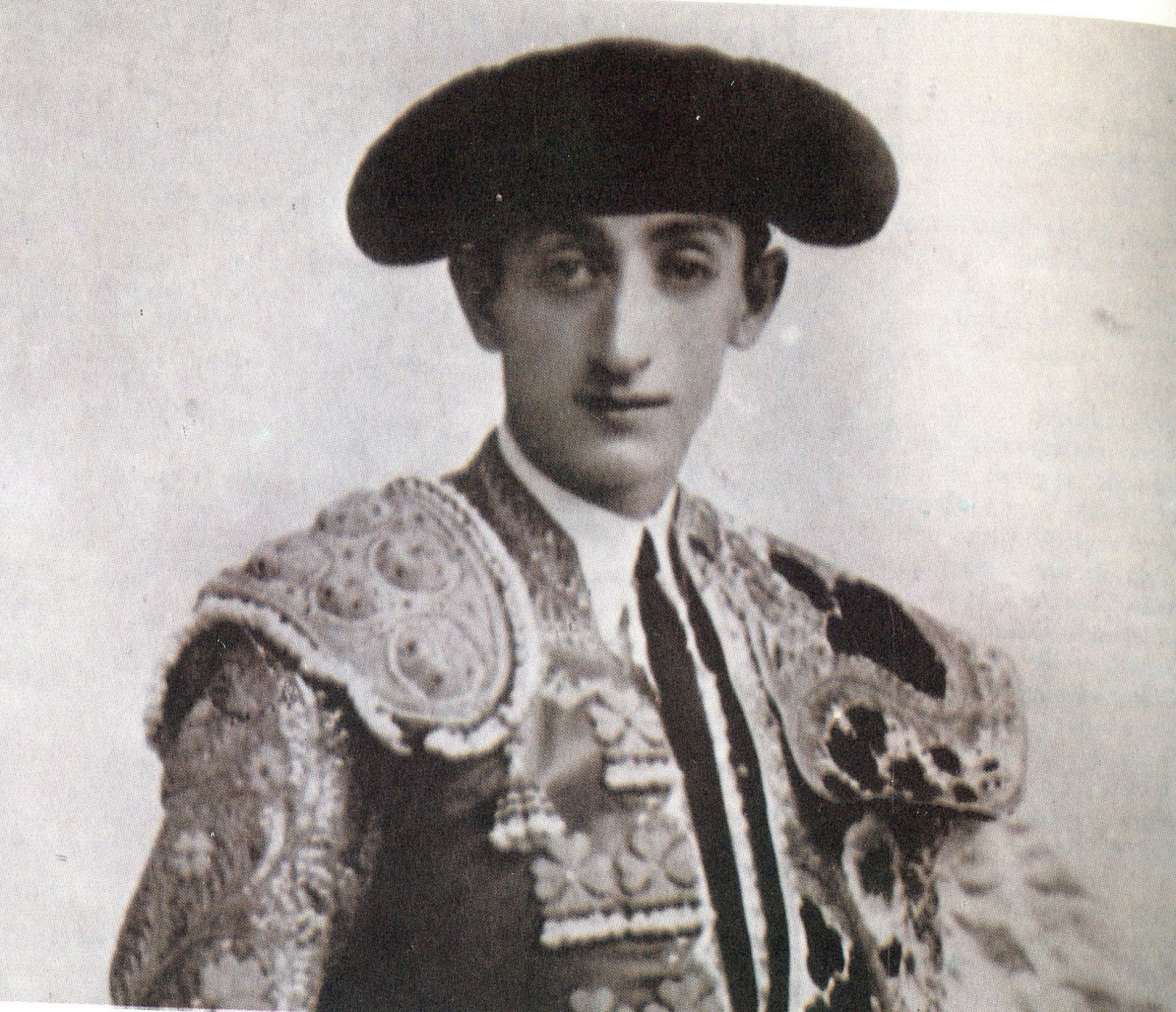 TOROS EN MONTORO: MANOLETE: Cien años del Califa Cordobés.