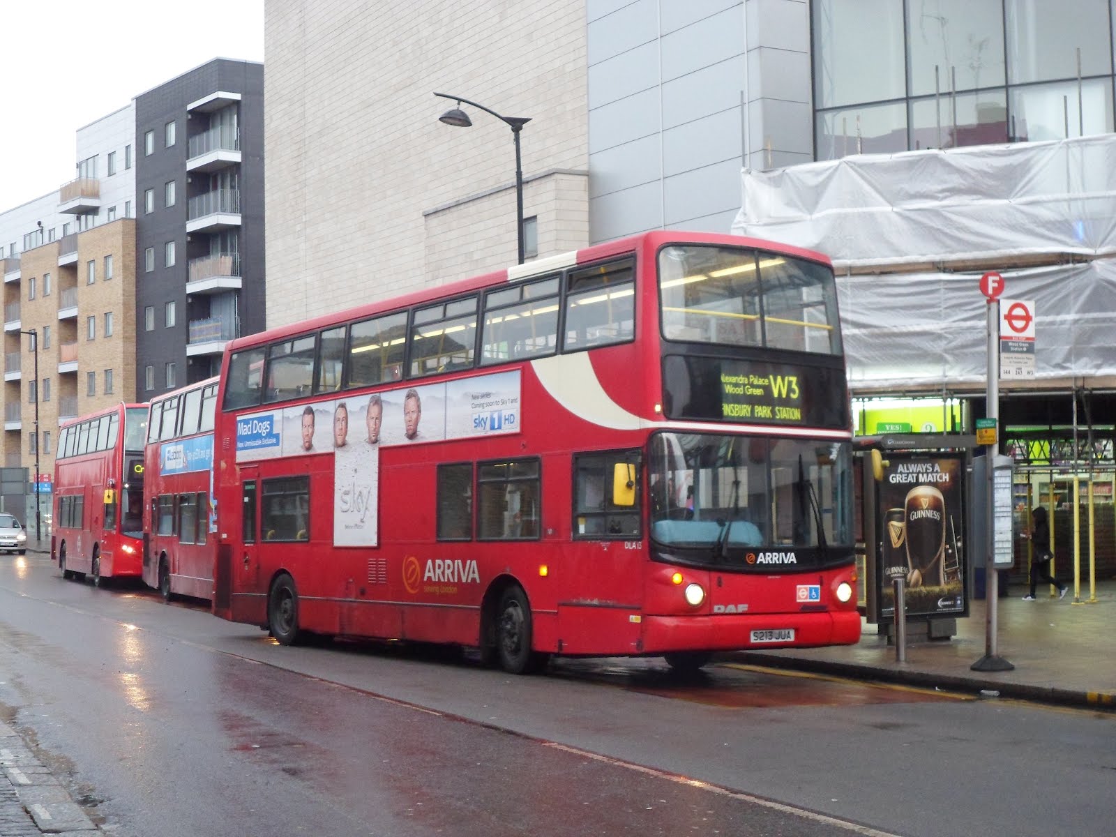 The Circle of London : All Change Route W3!