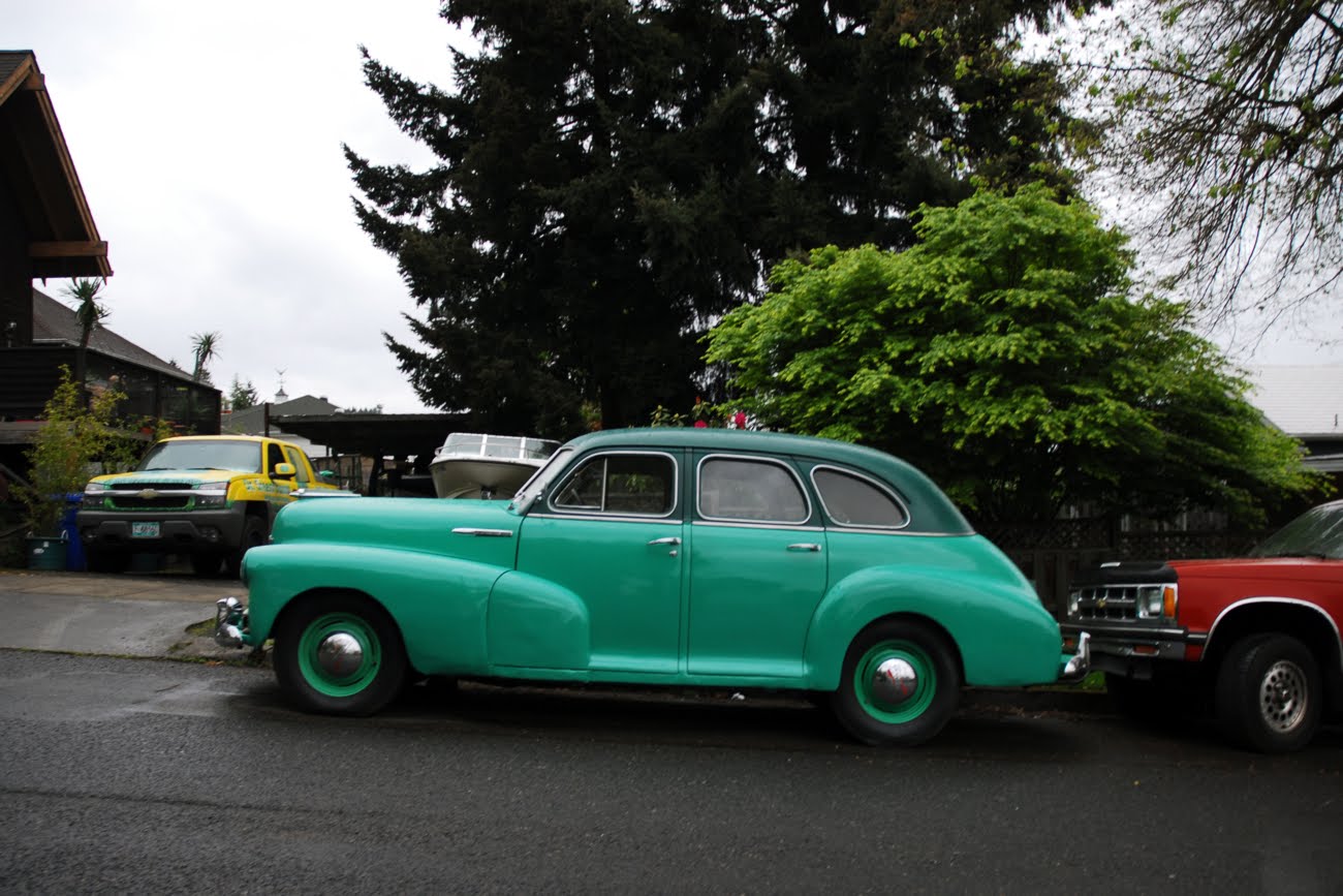 OLD PARKED CARS.: 1947 Chevrolet Stylemaster.