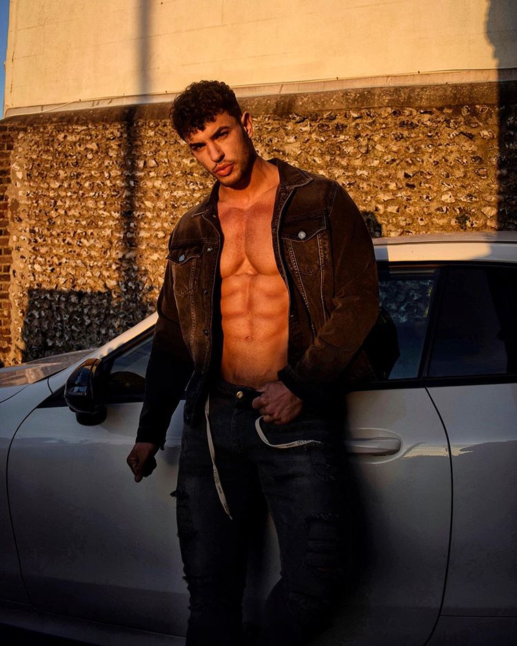 the beauty of male muscle: Lewis