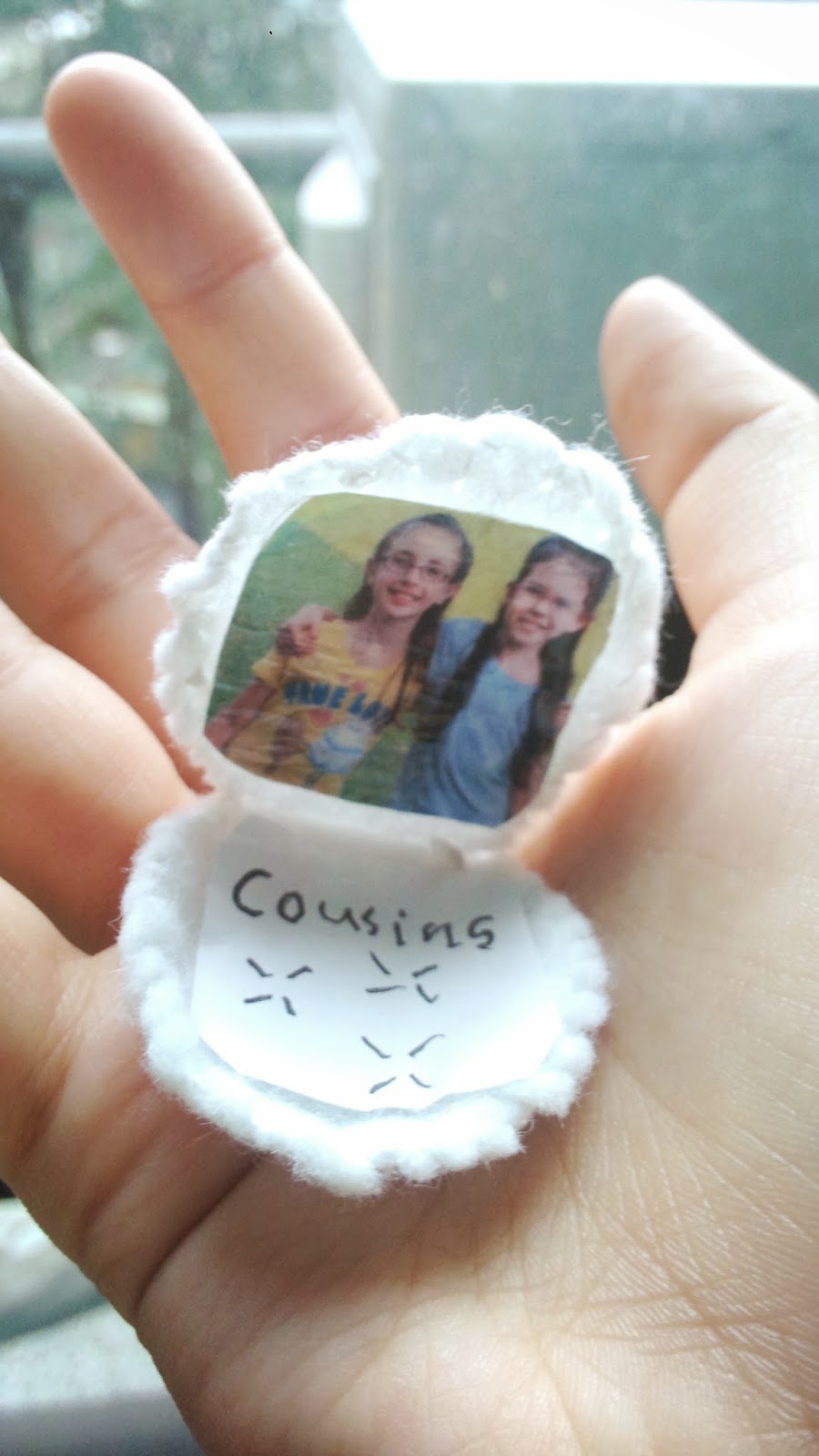 The Craftiest Kid: Cloth locket DIY