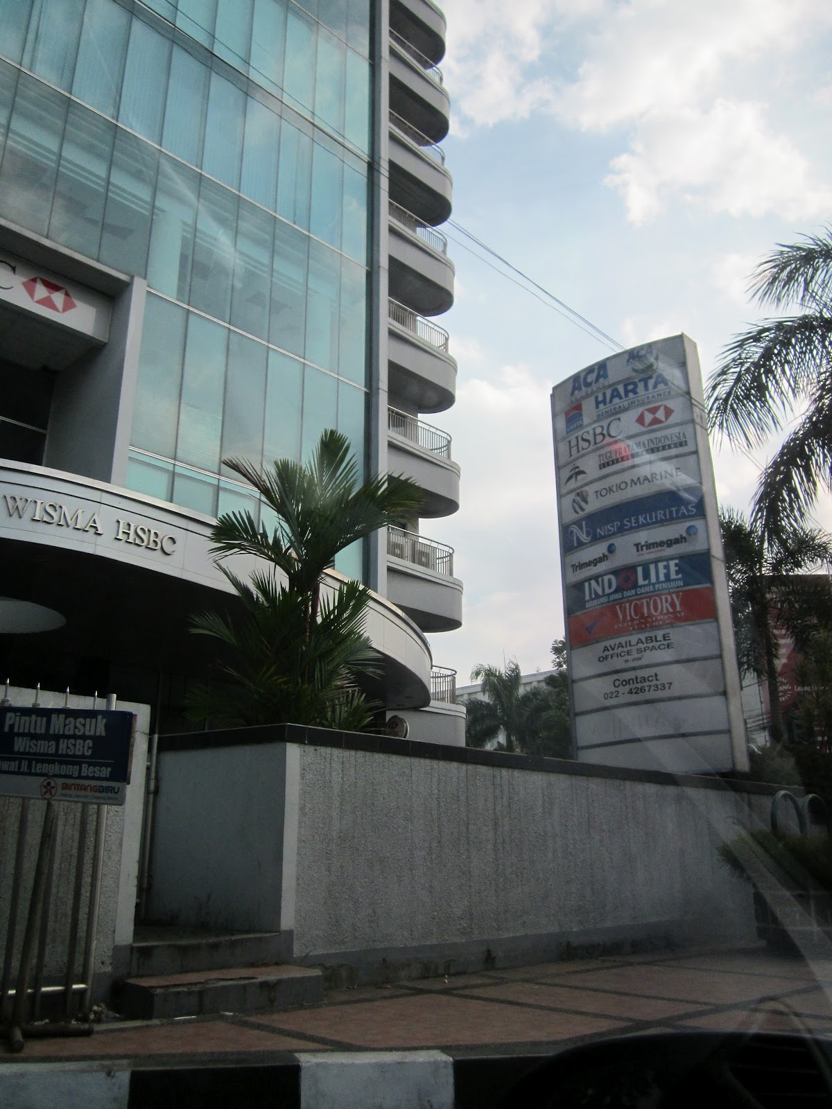 RR Property: Disewakan Kantor Di Gedung Wisma HSBC
