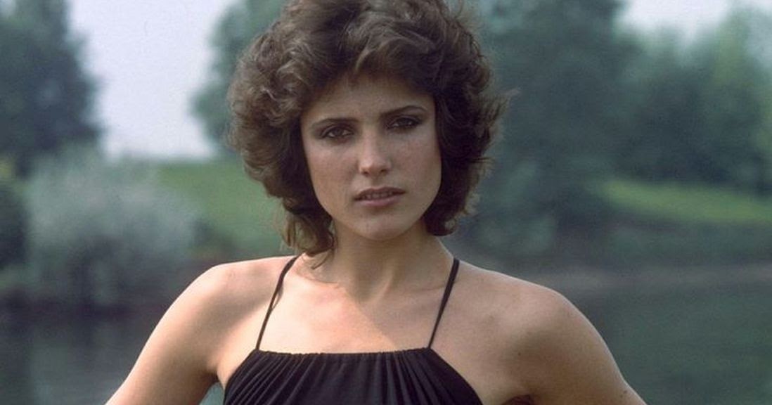 CRIVENS! COMICS & STUFF: BABE OF THE DAY - SUZANNE DANIELLE...