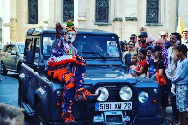 Clown Evolution: Karcocha