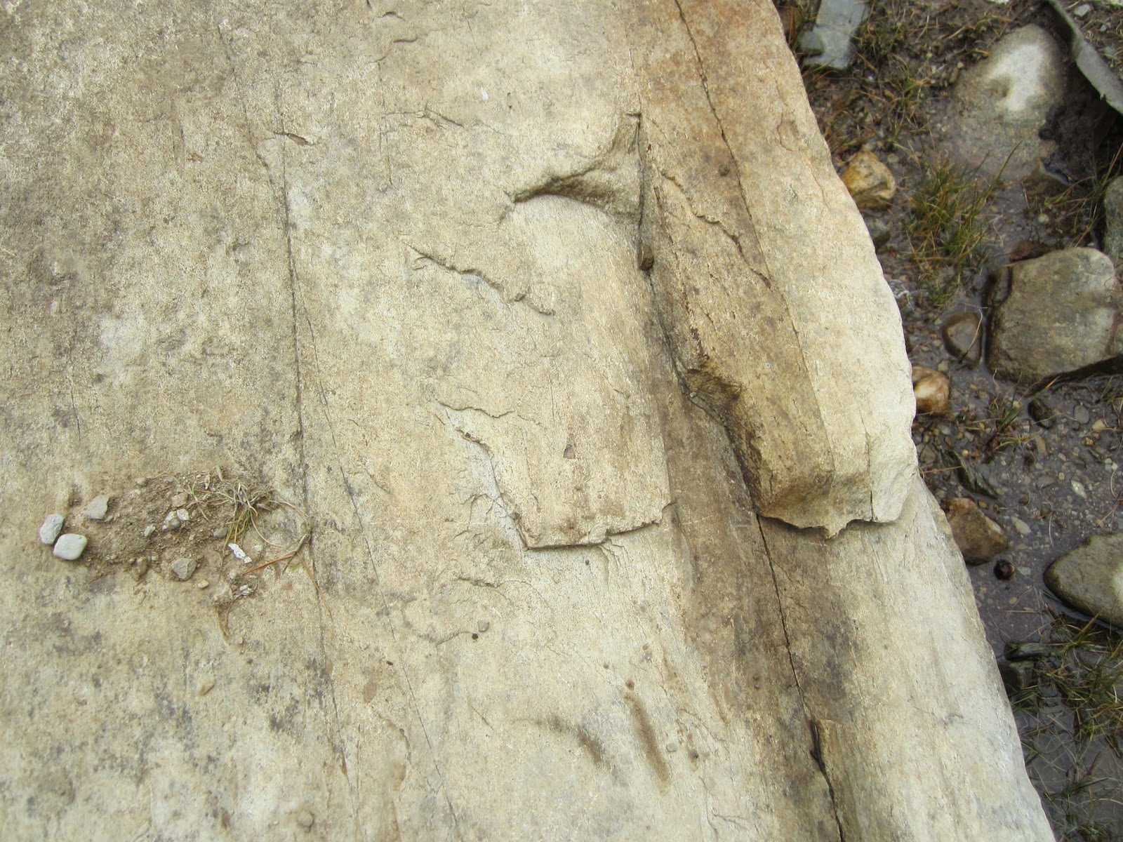 Stonehenge and the Ice Age: Crescentic gouges at Rhosyfelin
