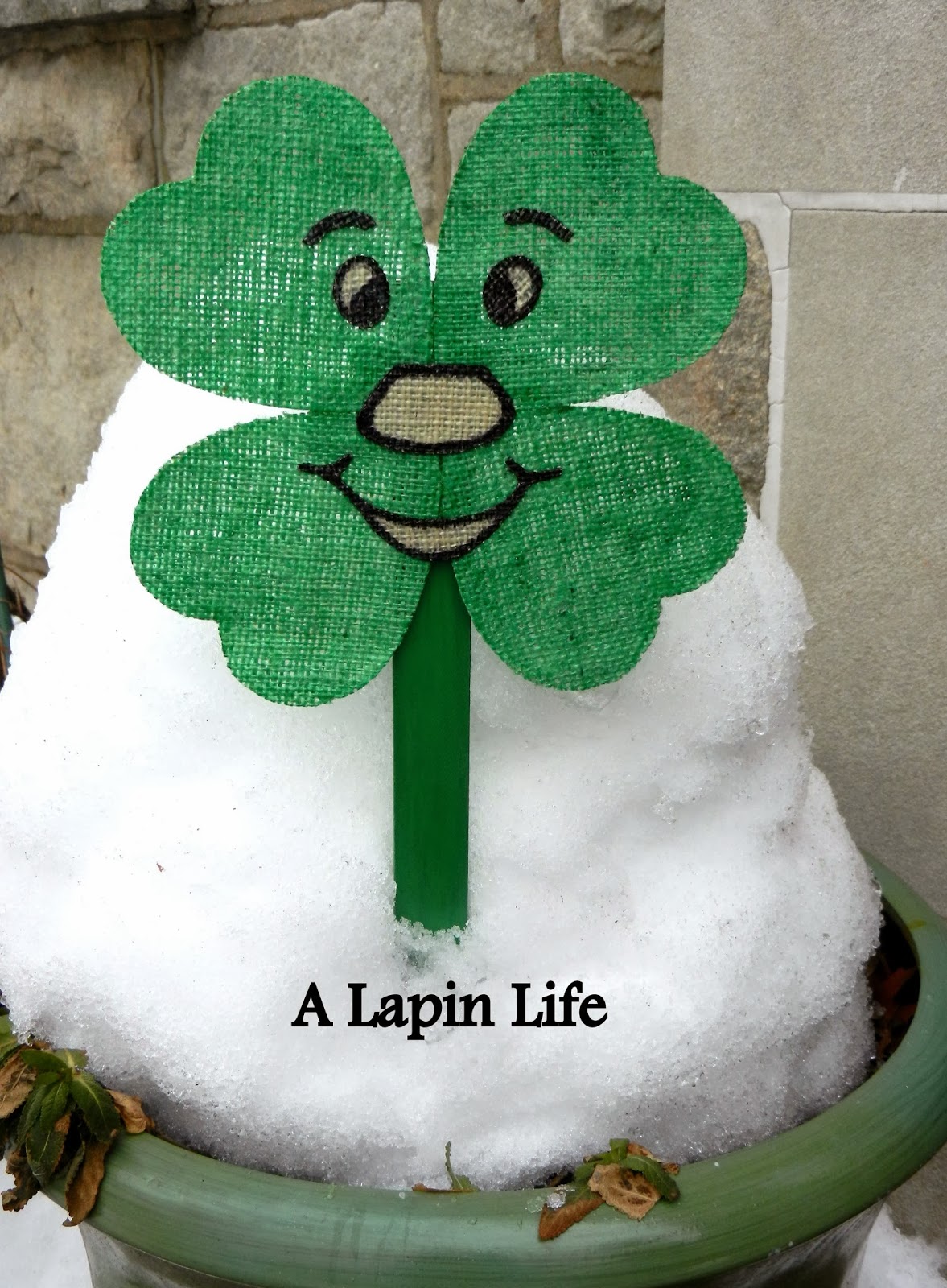 A Lapin Life: Four Leaf Clover Crafts