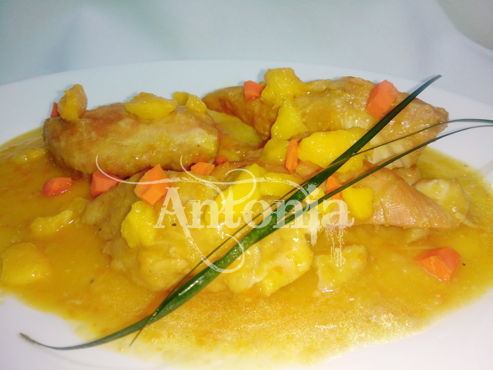COMIDAS Y POSTRES: /♪♪/ POLLO AL CAVA EN SALSA DE MANGO