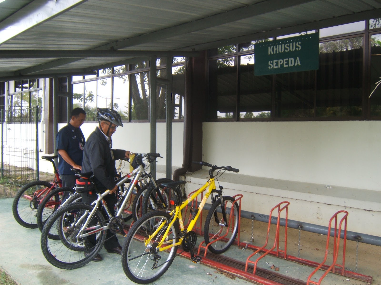 Parkir dan Shower di CPI ~ For Us