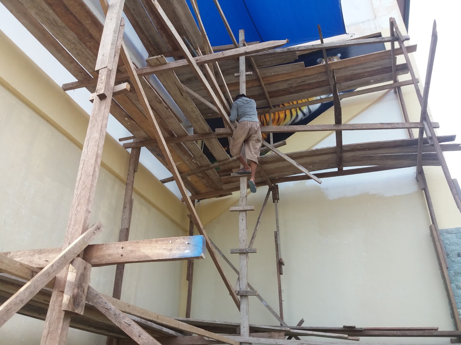 Ini Dia Sosok di Balik Lukisan Keren yang Ada di Dinding GOR Rang Agam ...