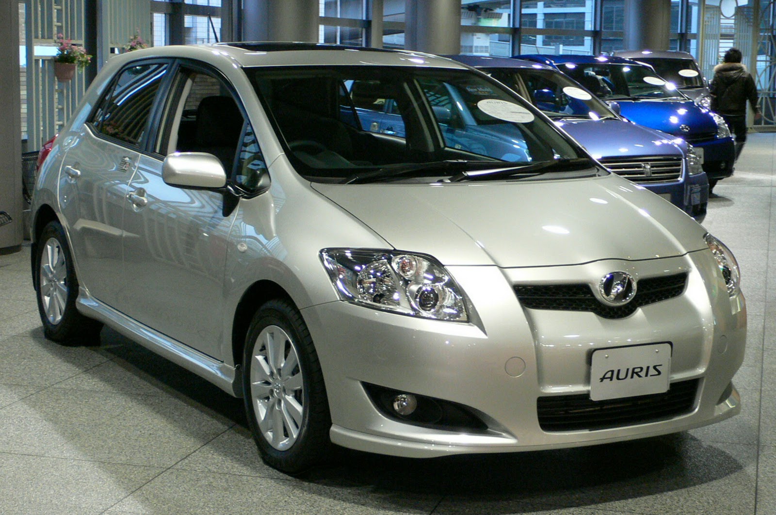 Toyota Auris Hybrid ~ car search engines