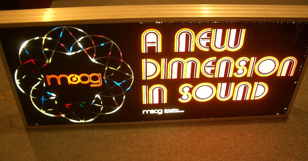 MATRIXSYNTH: Moog - A New Dimension In Sound - Light Up Animated Sign