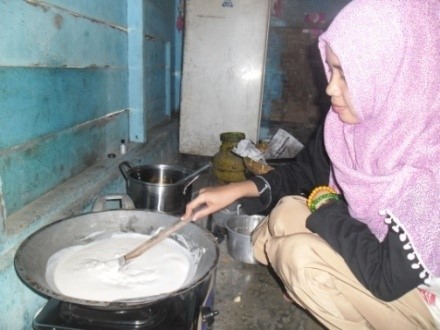 Olahan Buah Mangrove Jenis Pidada Merah (Sonneratia caseolaris) dan ...