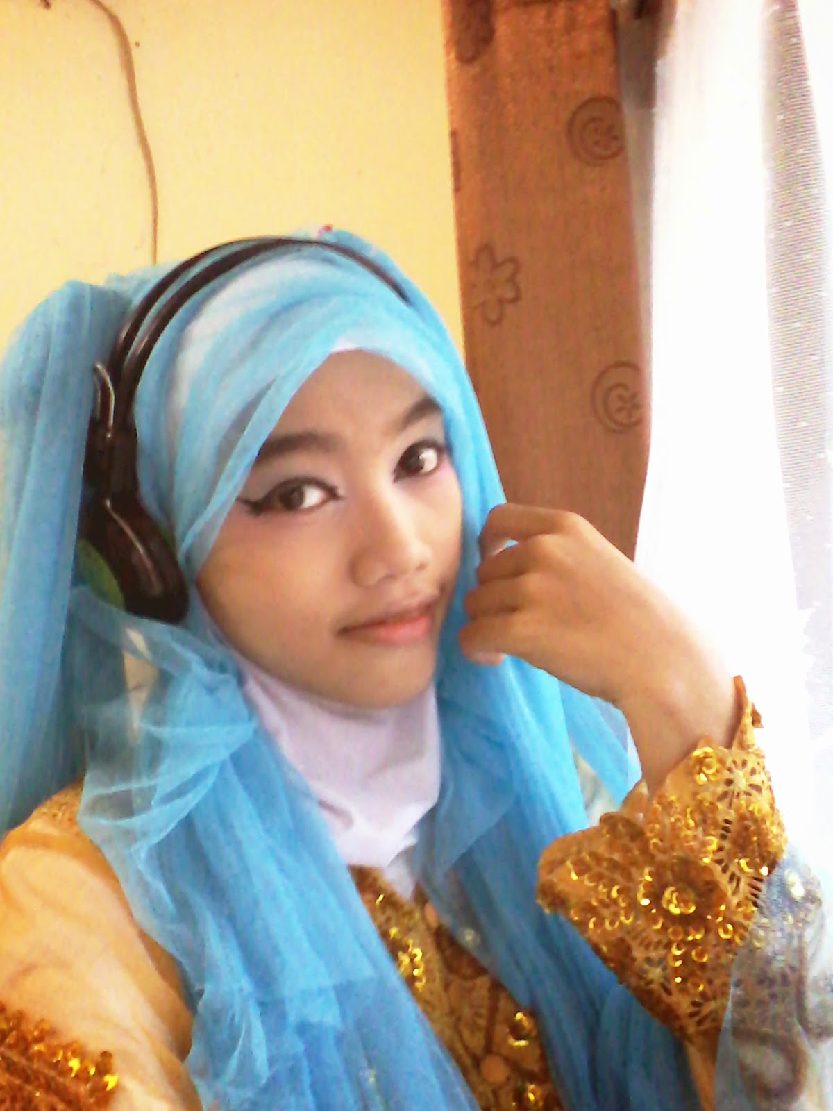 Muslim Cosplay: Hatsune Miku Hijab Cosplay Tutorial~