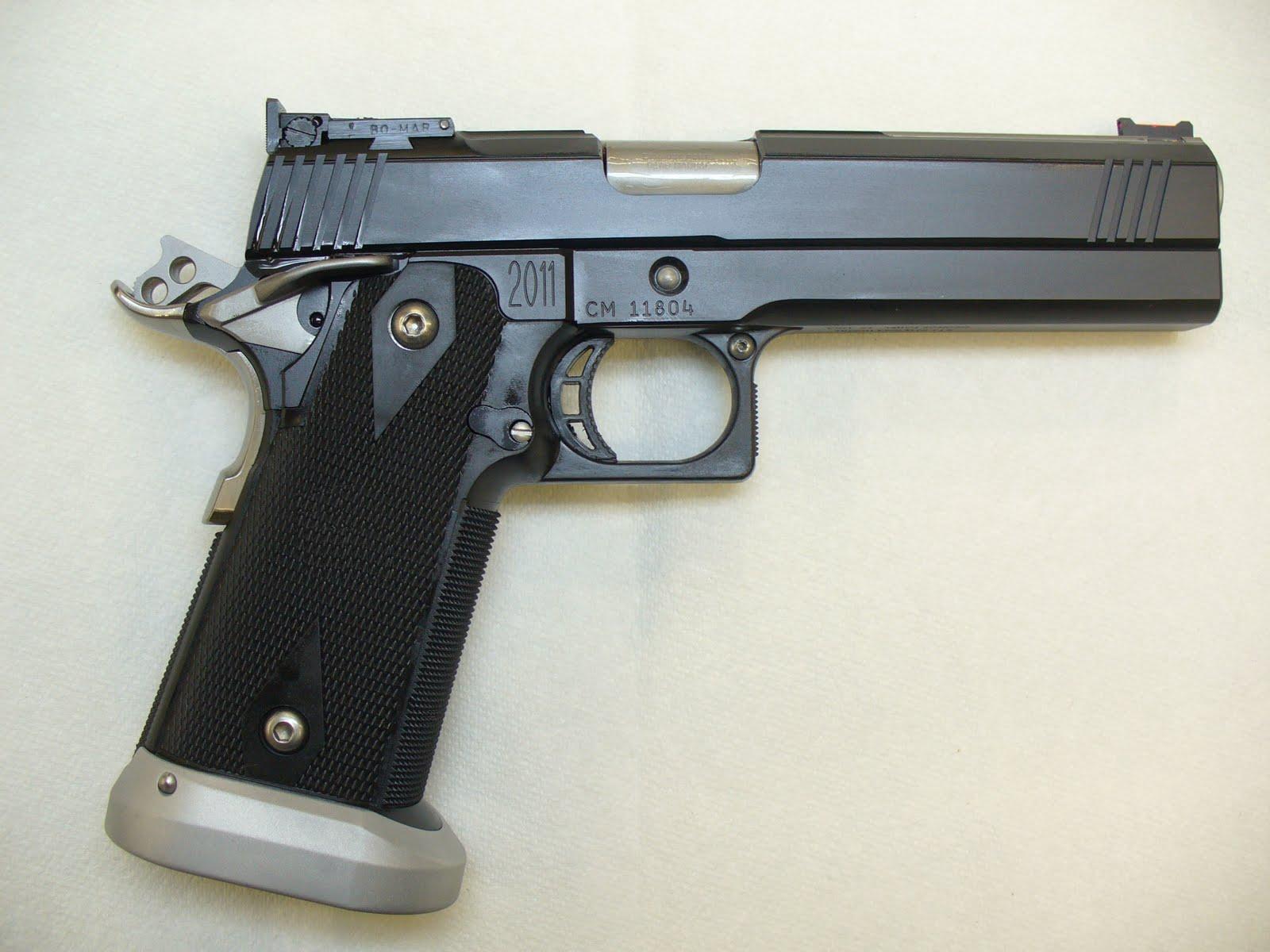 TACTICAL WAREFARE ARMORY: 1911-2011 PISTOLS