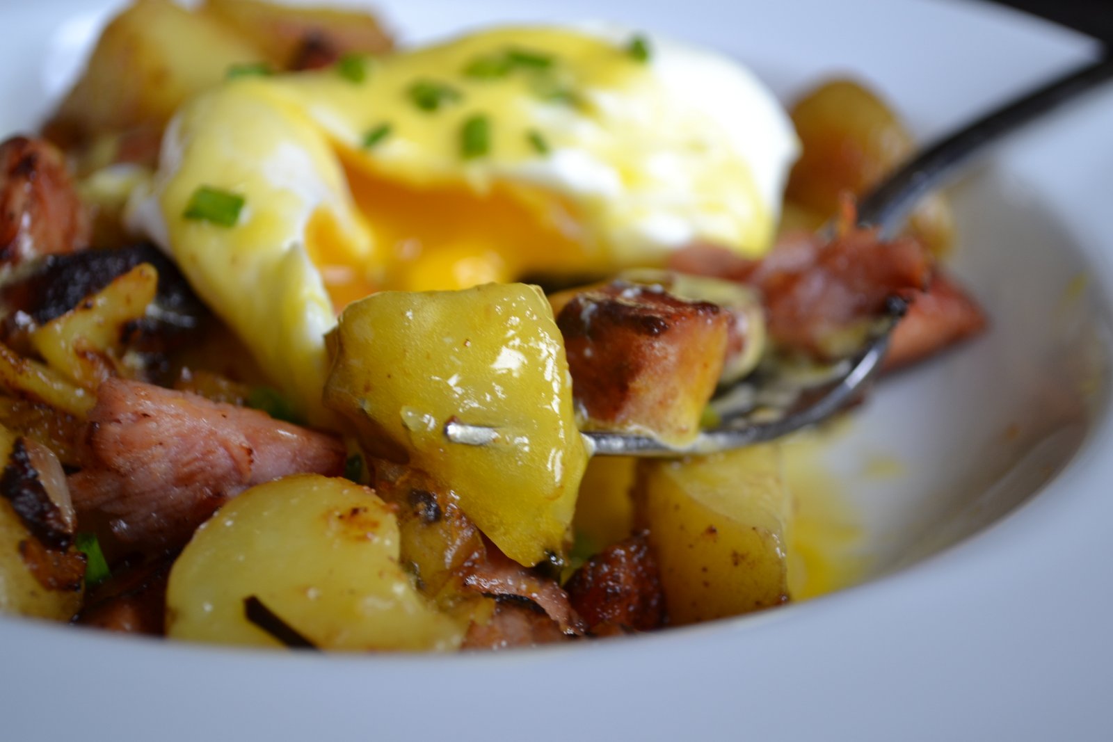 Hardly Housewives: Easter Ham Hash