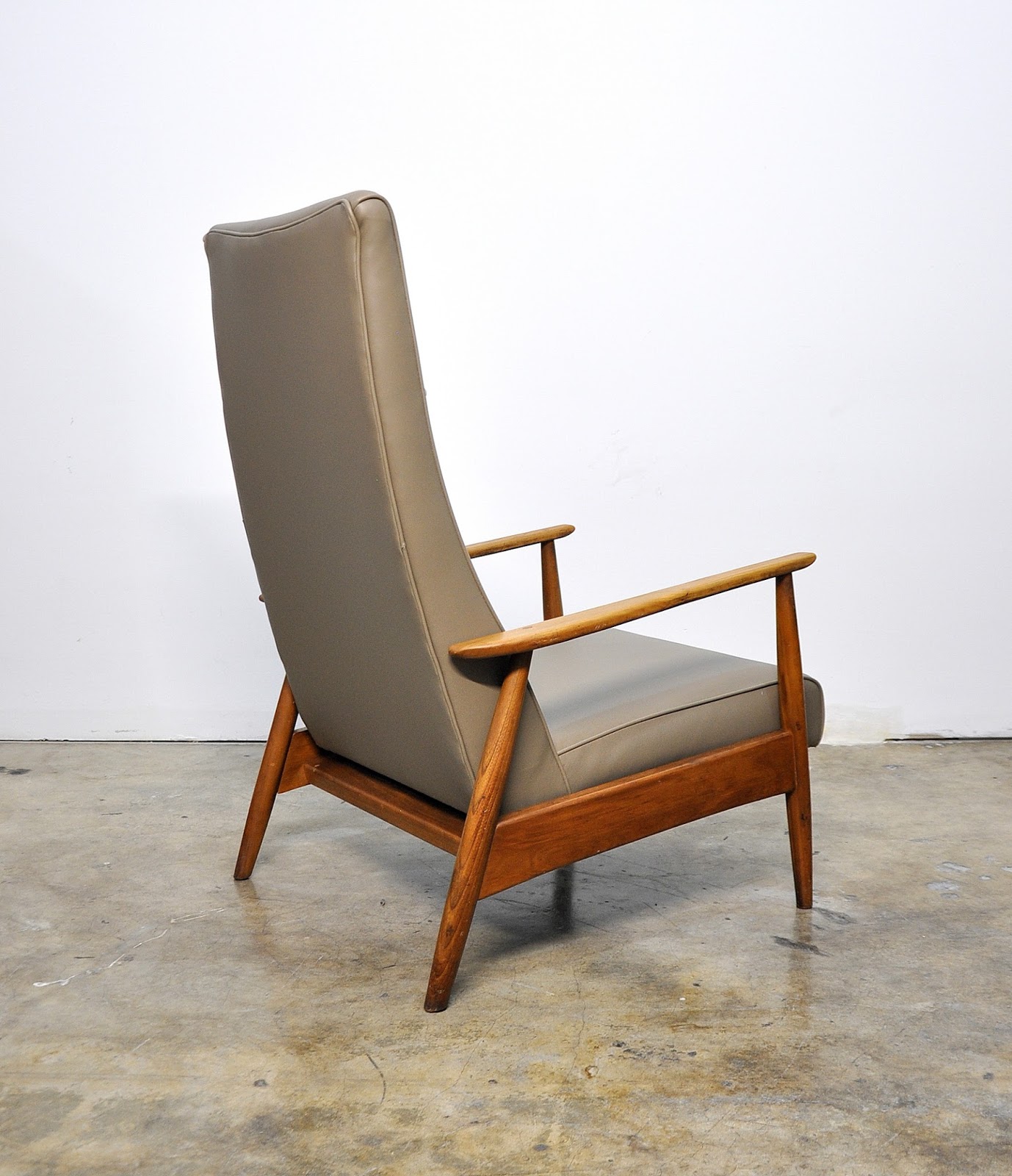 SELECT MODERN: Milo Baughman Recliner Lounge Chair