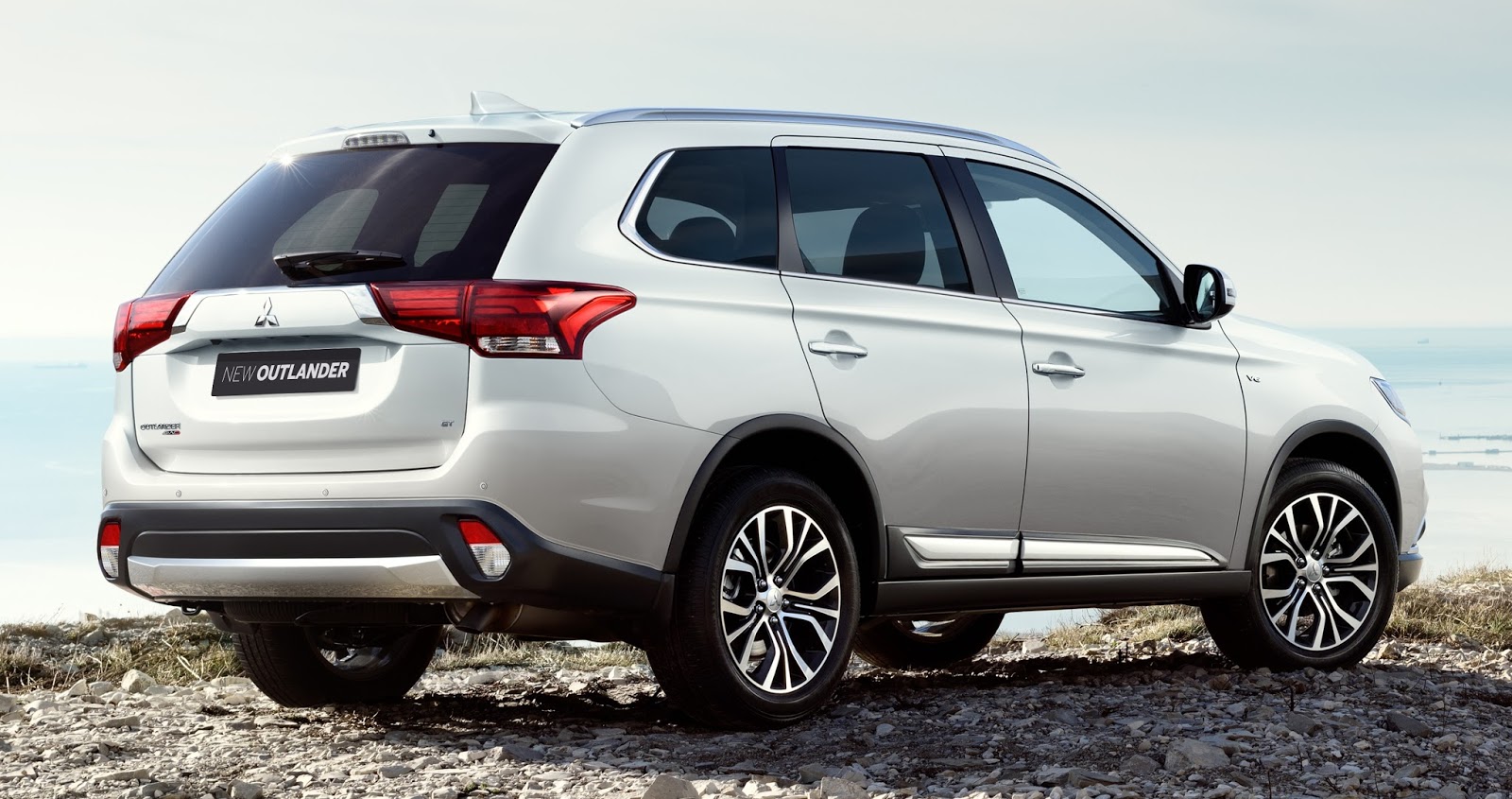 Mitsubishi Outlander 2017 traz novas versões 2.0 gasolina e 2.2 diesel