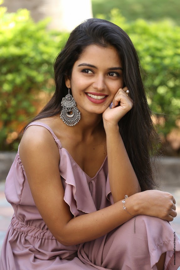 Priyanka Jain at Chalte Chalte Teaser Launch - South Indian Actress