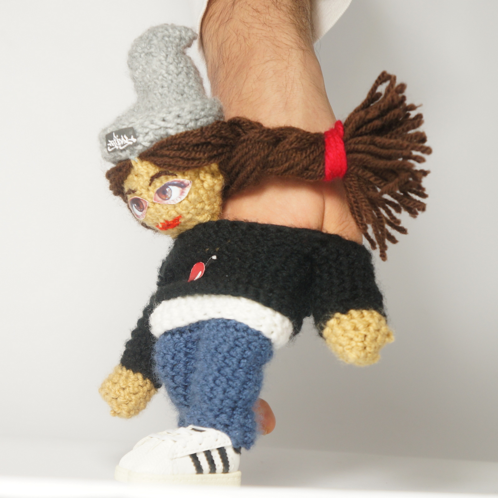 Amigurumi Killers: Finger breakdance toy bgirl Cherry Flavour