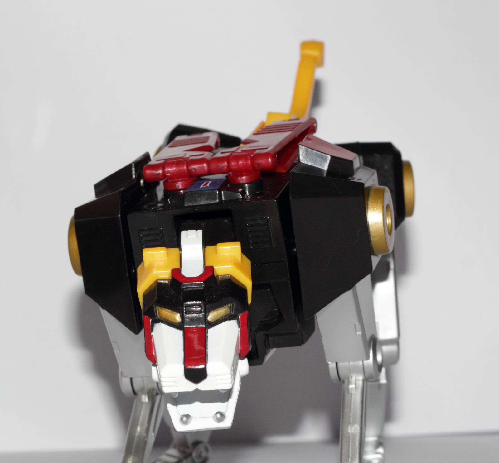 Model kit of the year!: Toynami Voltron Lion Force Collector's set ...