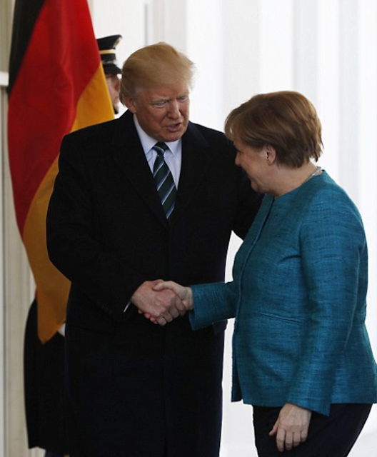 Body Language & Emotional Intelligence: Nonverbal Communication ...