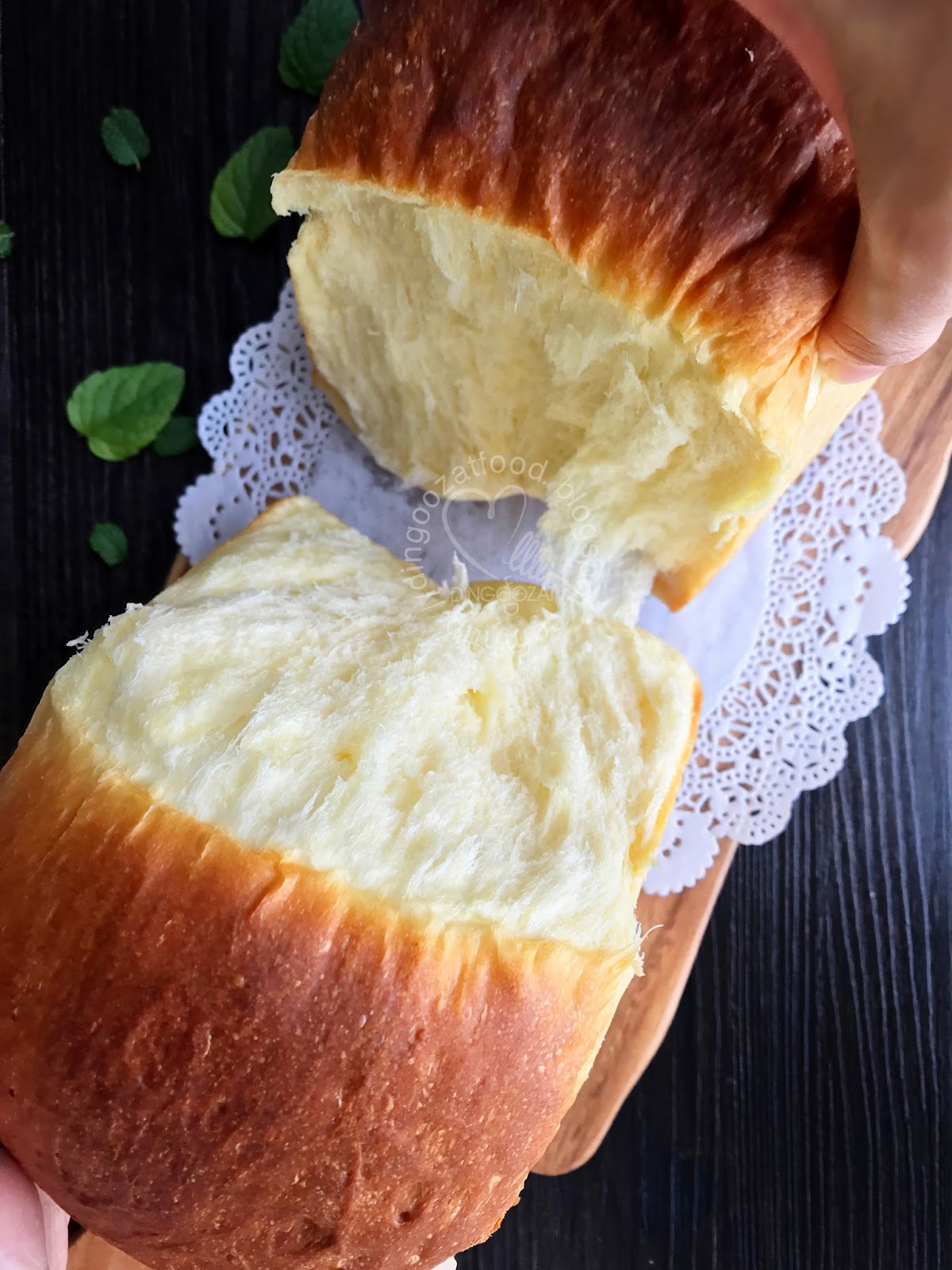 Miki's Food Archives : Light & Fluffy Japanese Sweet Loaf 奶香松软甜面包