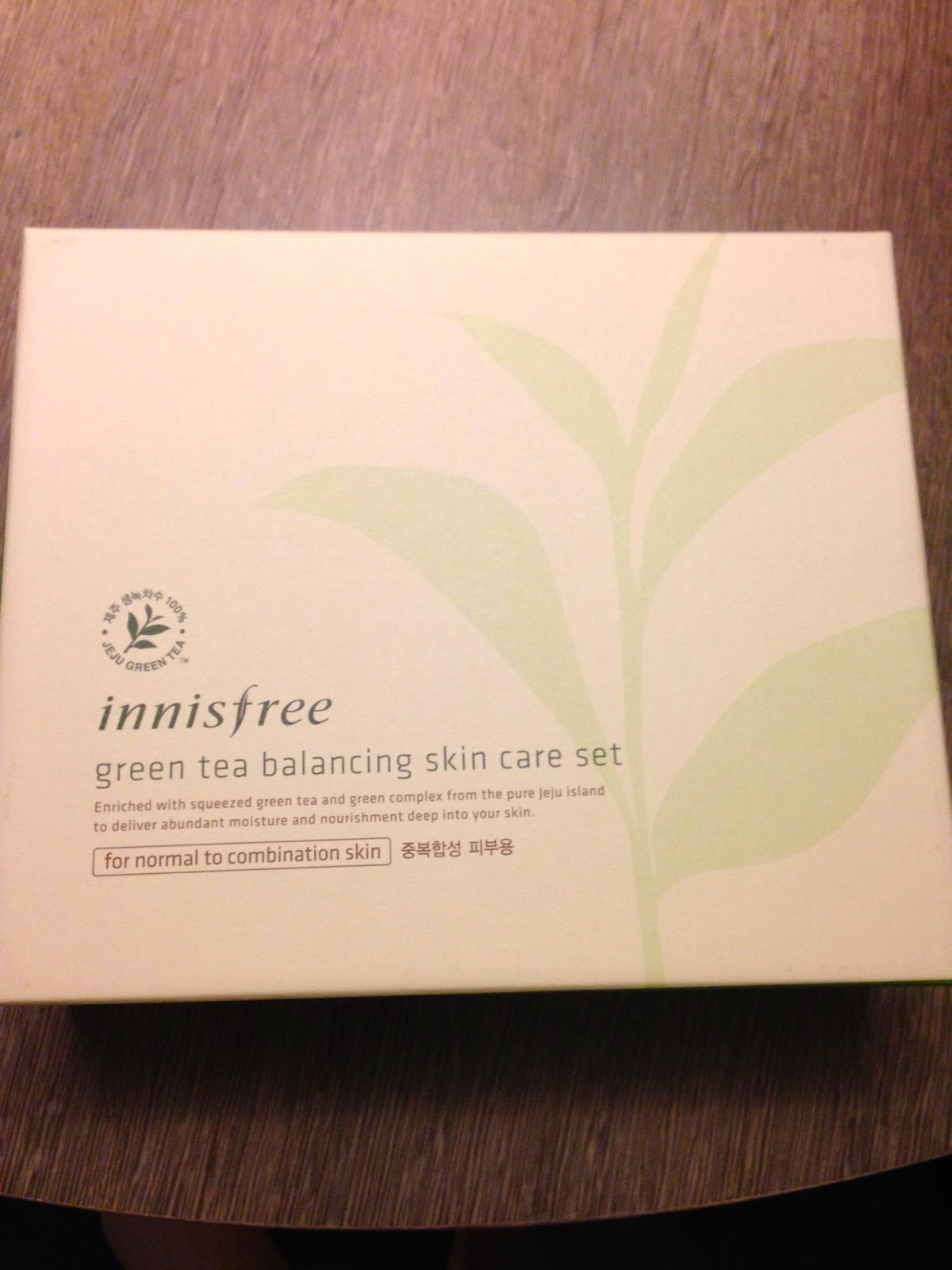 Sisters Who Love Beauty...: Innisfree green tea balancing skin care set
