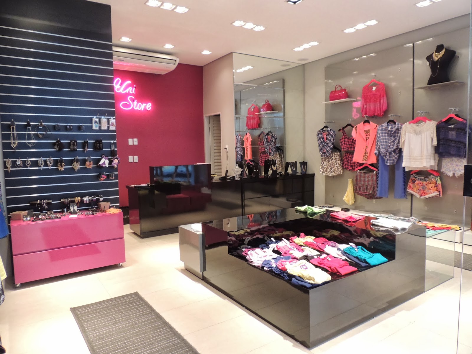 Uni Store: Uni Store