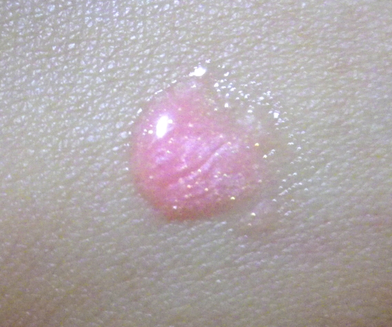 Make Up Galore: MAC Pink tinge suntint SPF 15 - LE from surf baby