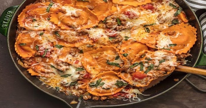 CHEESY RAVIOLI SKILLET