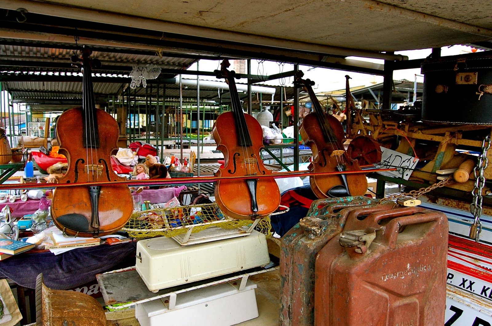 Hello to Budapest: Ecseri Flea Market