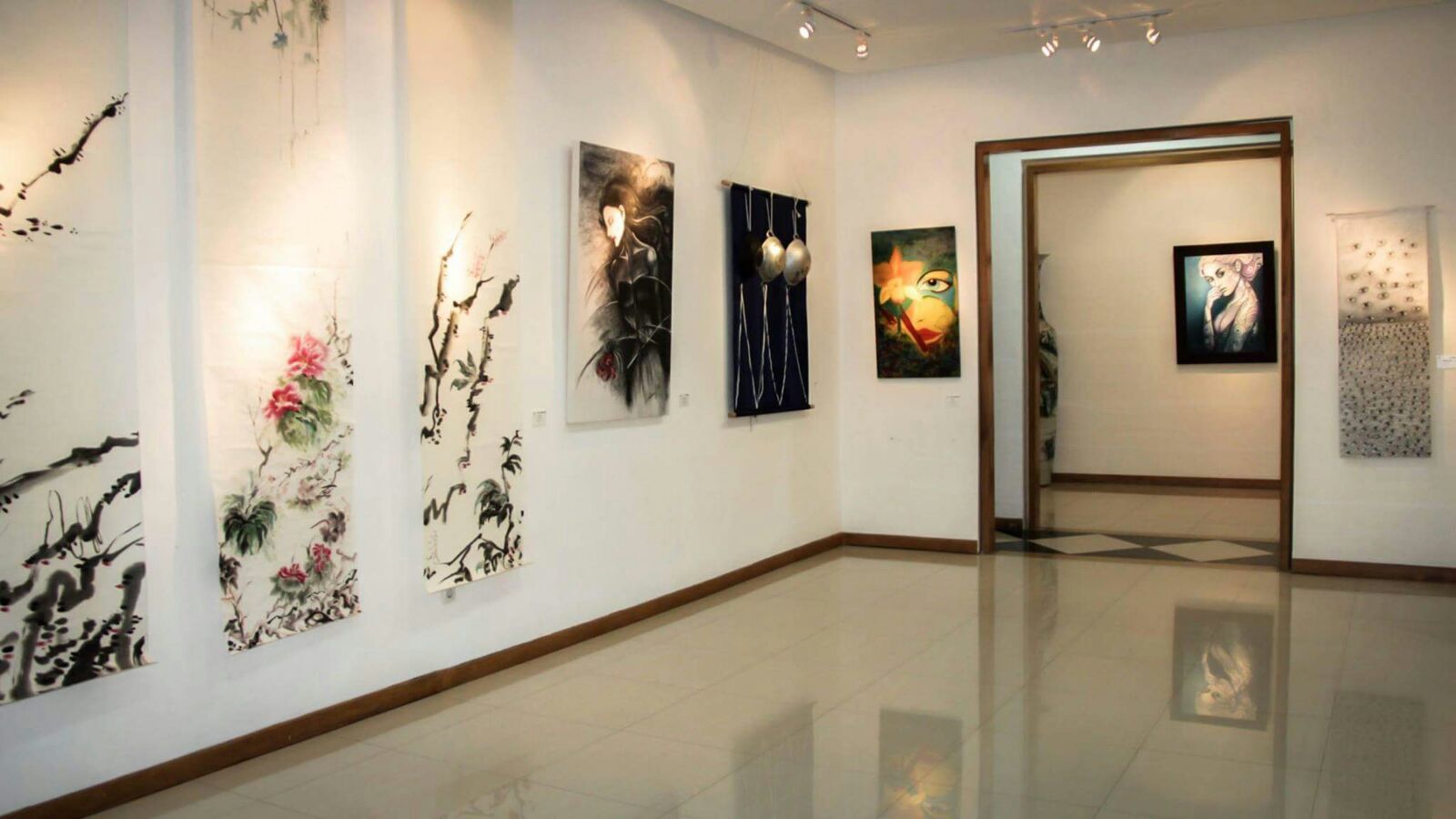 Komunitas 22 Ibu: DISPLAY RUANG PAMERAN "PORTIS TERTIA MUNDI" DI GALERI ...