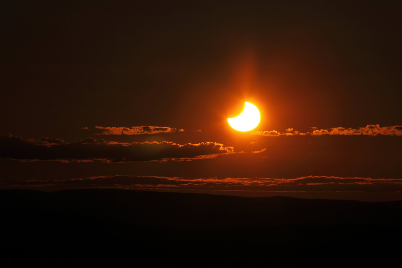 Imagens do Universo: Eclipse solar da meia-noite