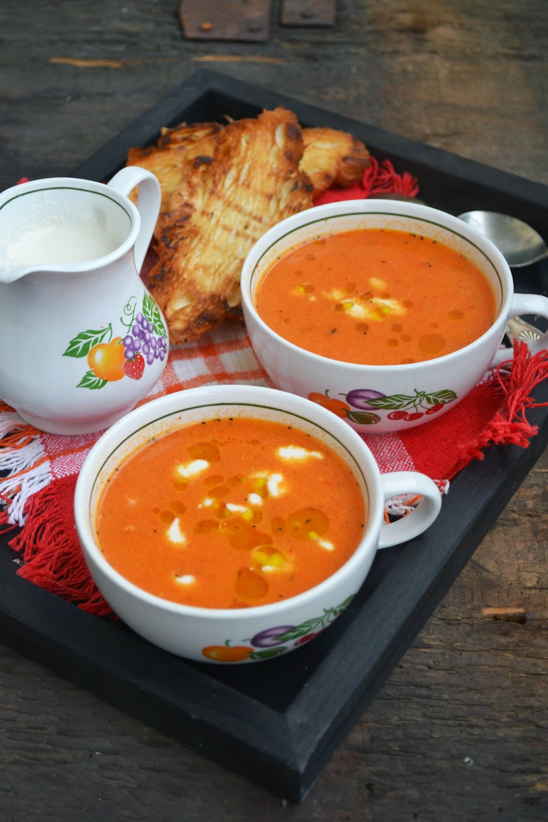 Supa crema de ardei copti cu smantana de caju - Bucătăria Urecheatei