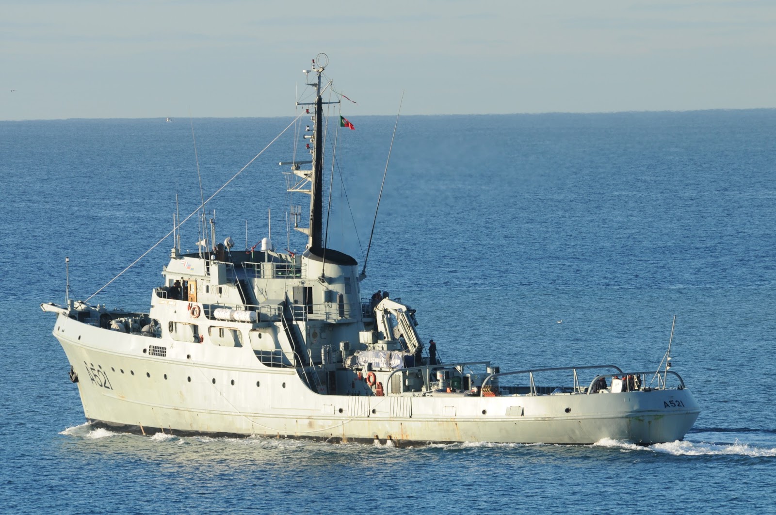 SHIPS & THE SEA - BLOGUE dos NAVIOS e do MAR: Ainda o SCHULTZ XAVIER na ...