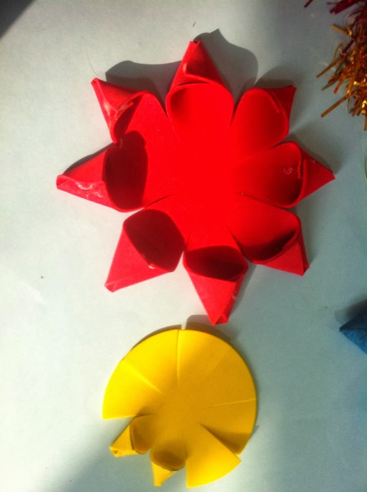 Art ,Craft ideas and bulletin boards for elementary schools: 3D flower ...