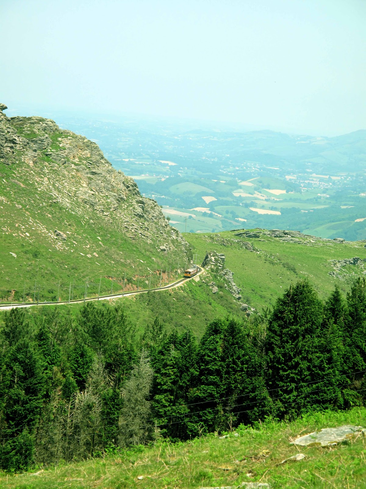 French-Spanish summit. The Basque Mountain. More Food.