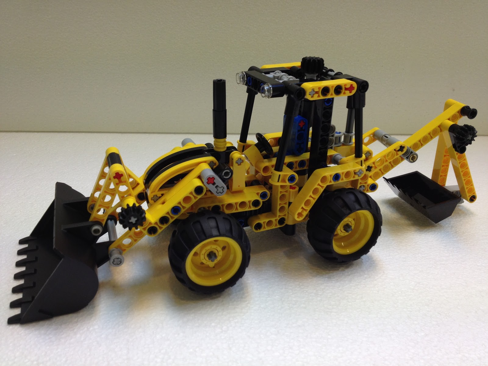 DeToyz Shop: Lego Technic 42004 Mini Backhoe Loader