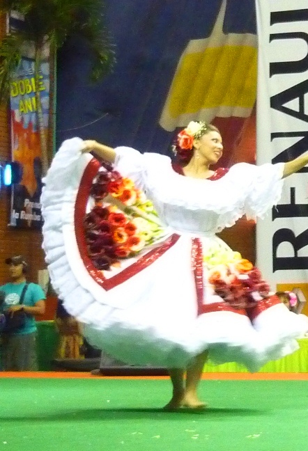 Noticias, Arte, Cultura y Turismo: Bambuco Vestuario de la Mujer