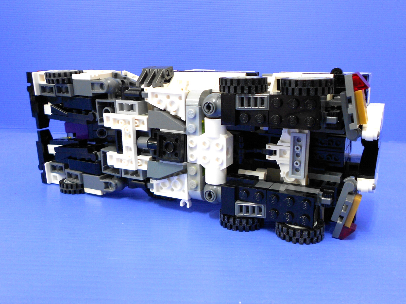 Alanyuppie's LEGO Transformers: LEGO "Fall of Cybertron" Octane (Triple ...