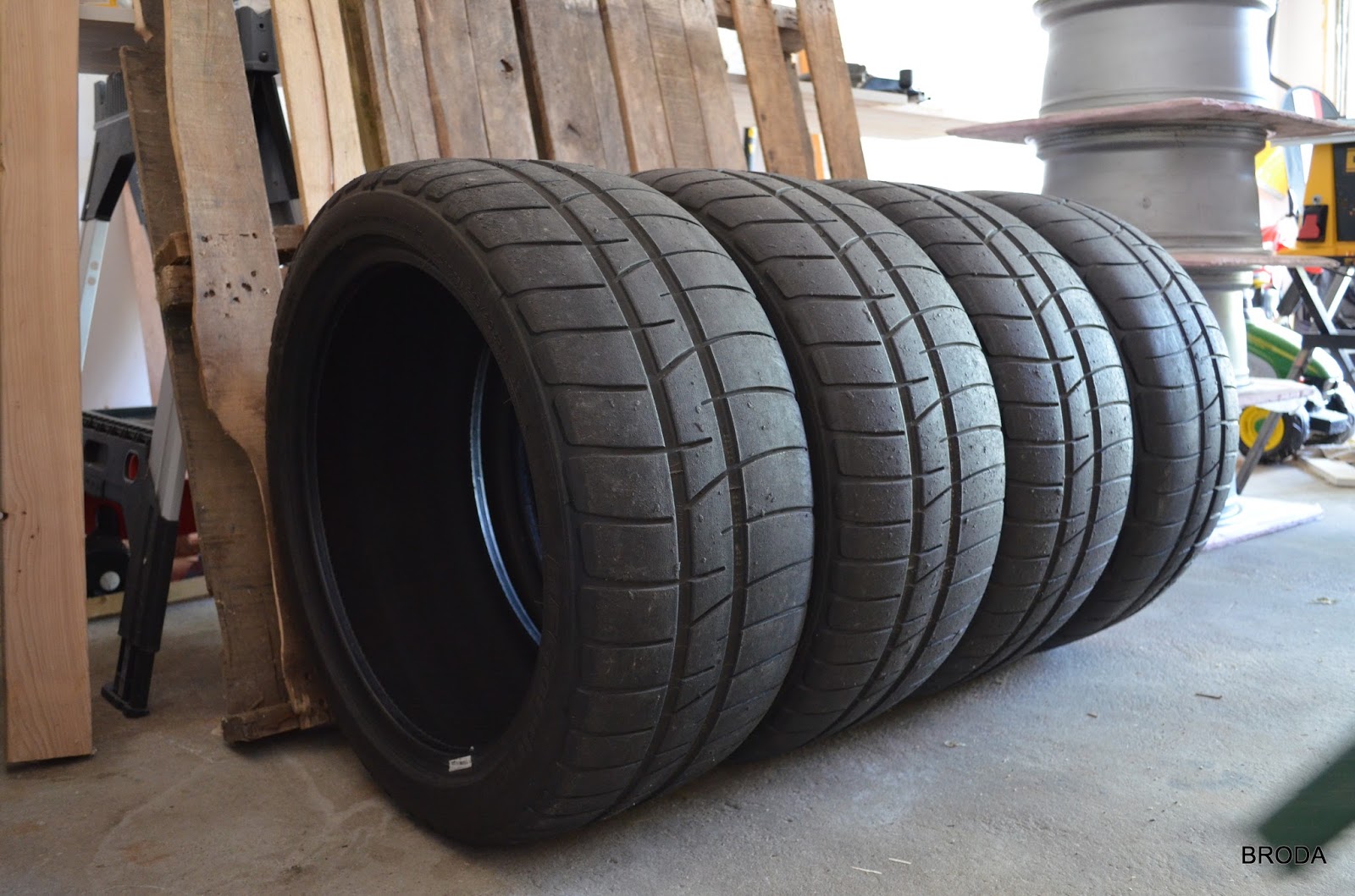 BRODA Racing: [SOLD] BFGoodrich g-Force Rivals 245/40/18