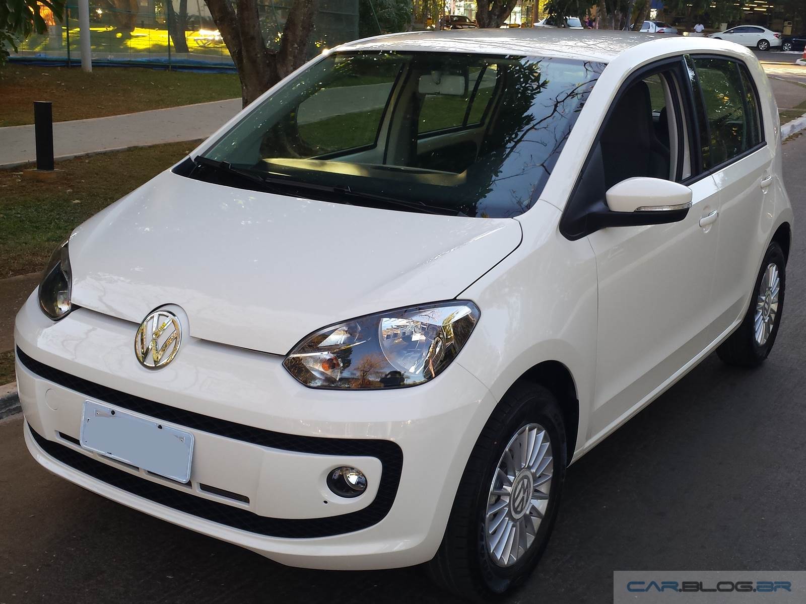 Volkswagen Up! TSI 2016 chega para teste de longa duração