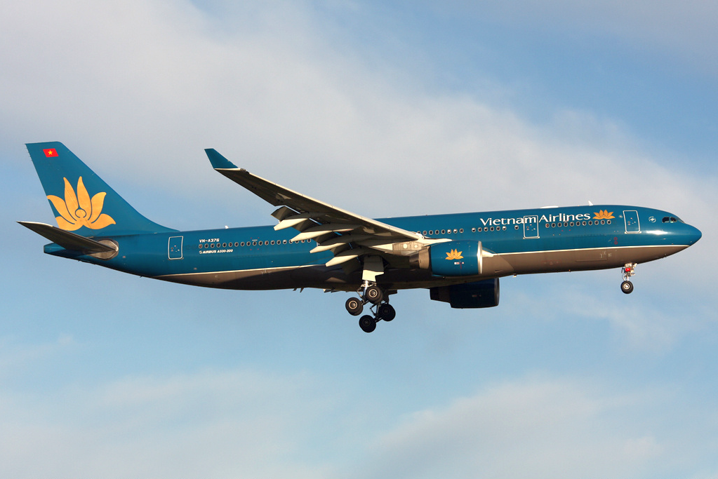 Vietnam Airlines celebrates 20 years of flights to France ~ Sharing ...