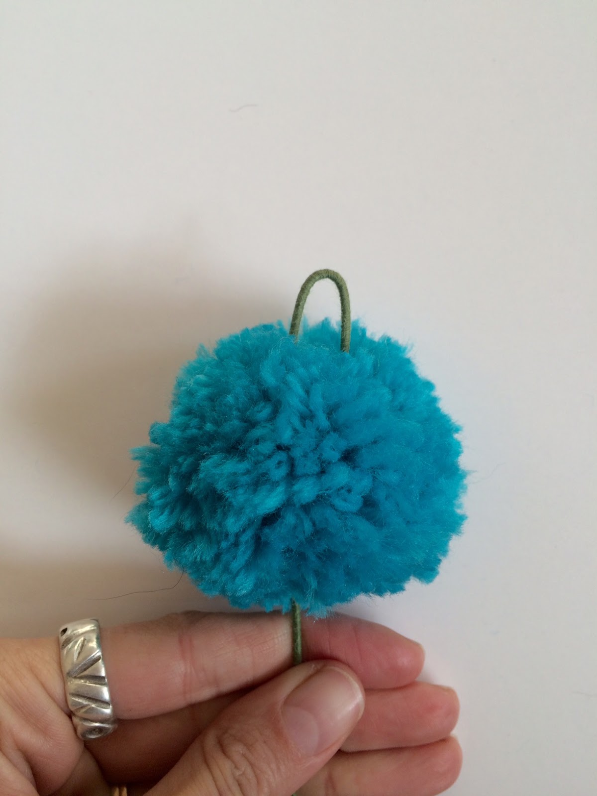 Fiberton Acres Blog: DIY Pom Pom Flower Bouquet - Granny Chic a Week