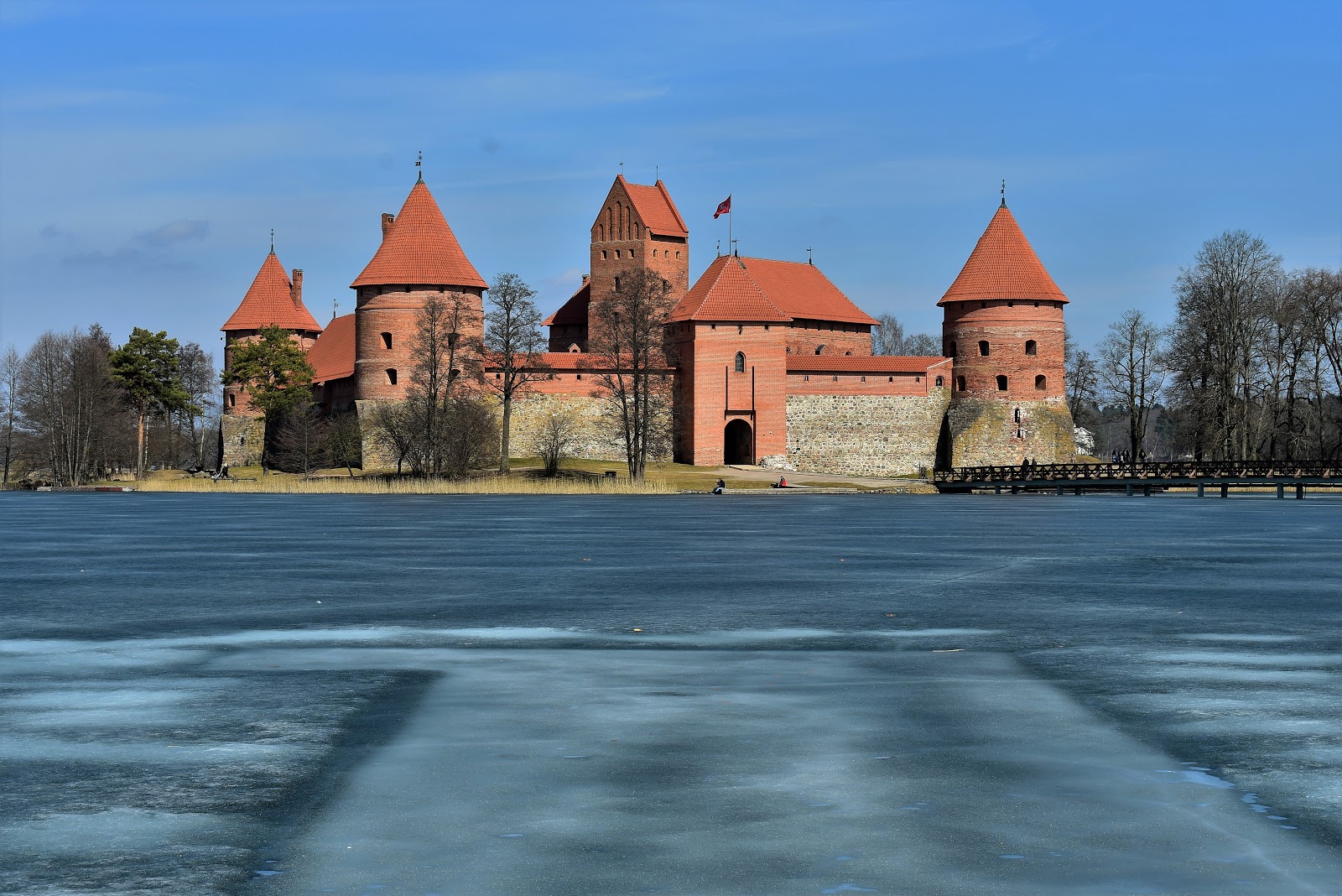 Kibiny, zamek oraz zamarznięte jezioro, czyli odwiedzamy Troki
